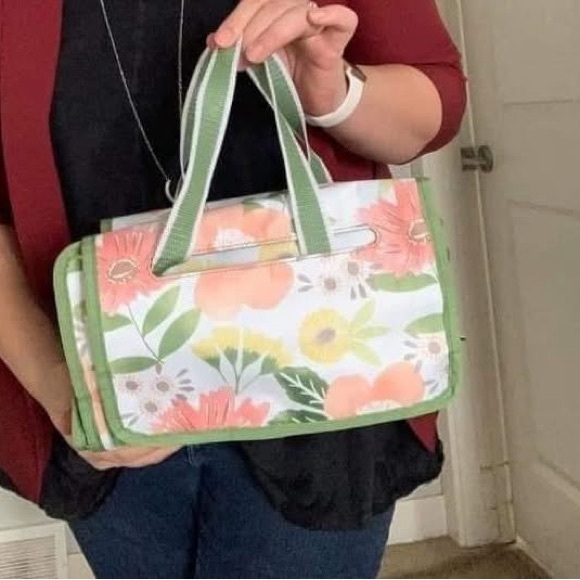 thirty-one | Bags | Thirtyone Roll Call Organizermakeup Bag | Poshmark